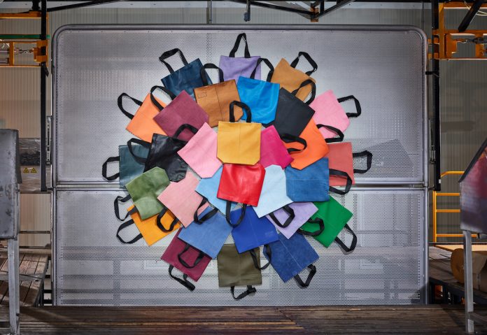 ECCO Debuts A Collection of Shopper Bags Crafted From Upcycled Leather ...