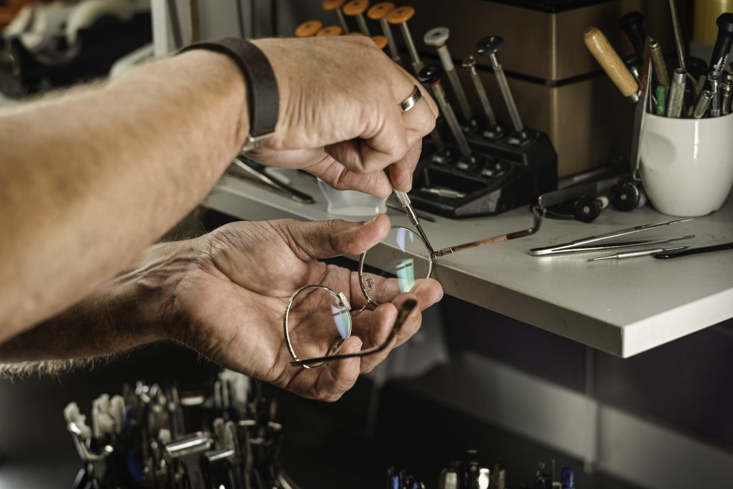 The Hoyalux ID Myself is a New technology in Progressive Lenses for a ...